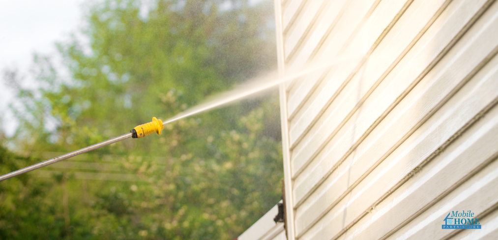 How to Clean and Maintain Mobile Home Siding